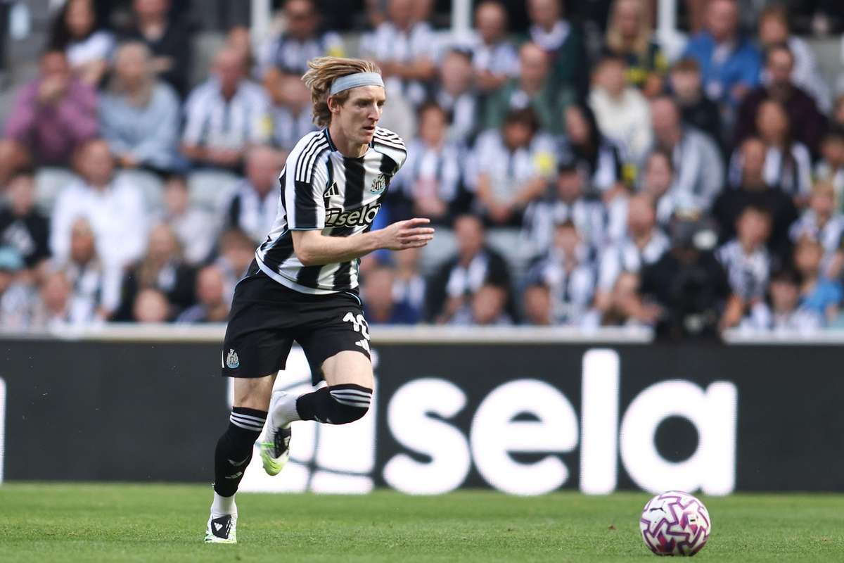 Newcastle dealt fresh injury blow after Anthony Gordon forced off in ...
