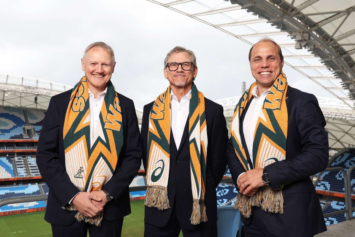 Rugby union: Les Kiss confirmed as new Australia coach, Joe Schmidt ...