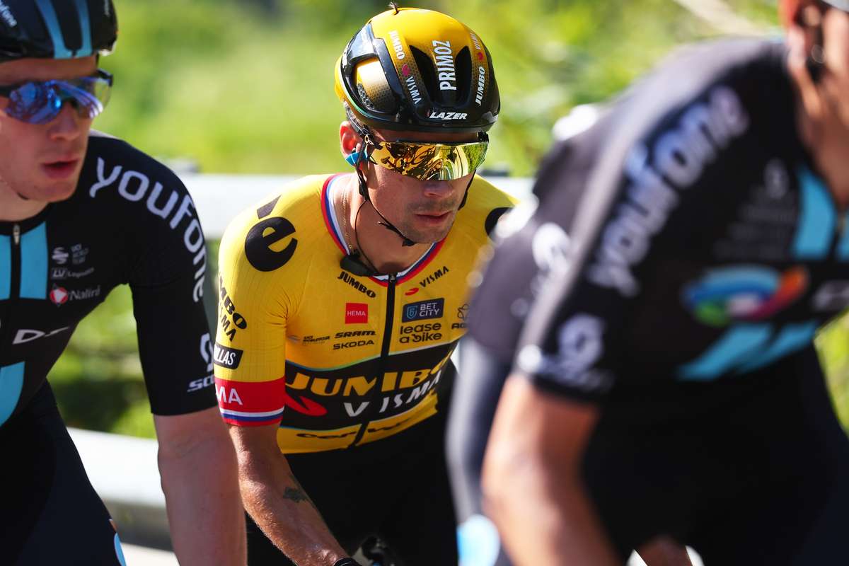 Milan Sieger in zweiter Etappe beim Massensprint nach San Salvo ...