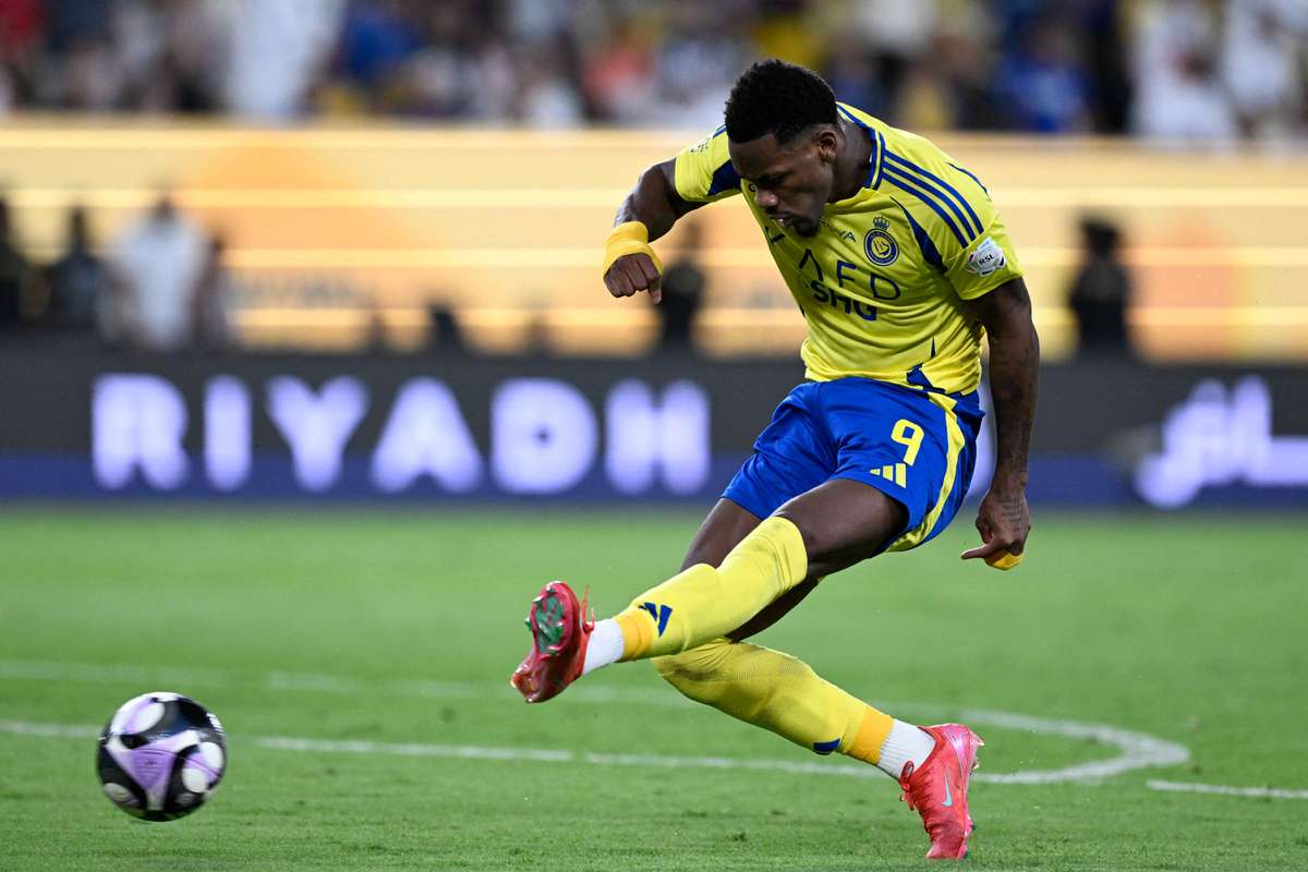 Jhon Duran signs for Russian giants Zenit Saint Petersburg on loan from ...