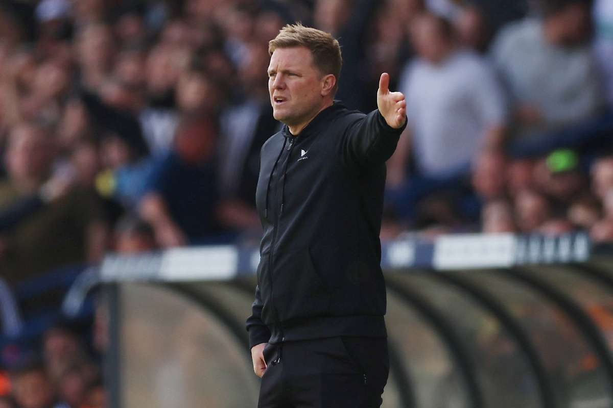 Leeds ban fan for life for shoving Newcastle manager Eddie Howe ...