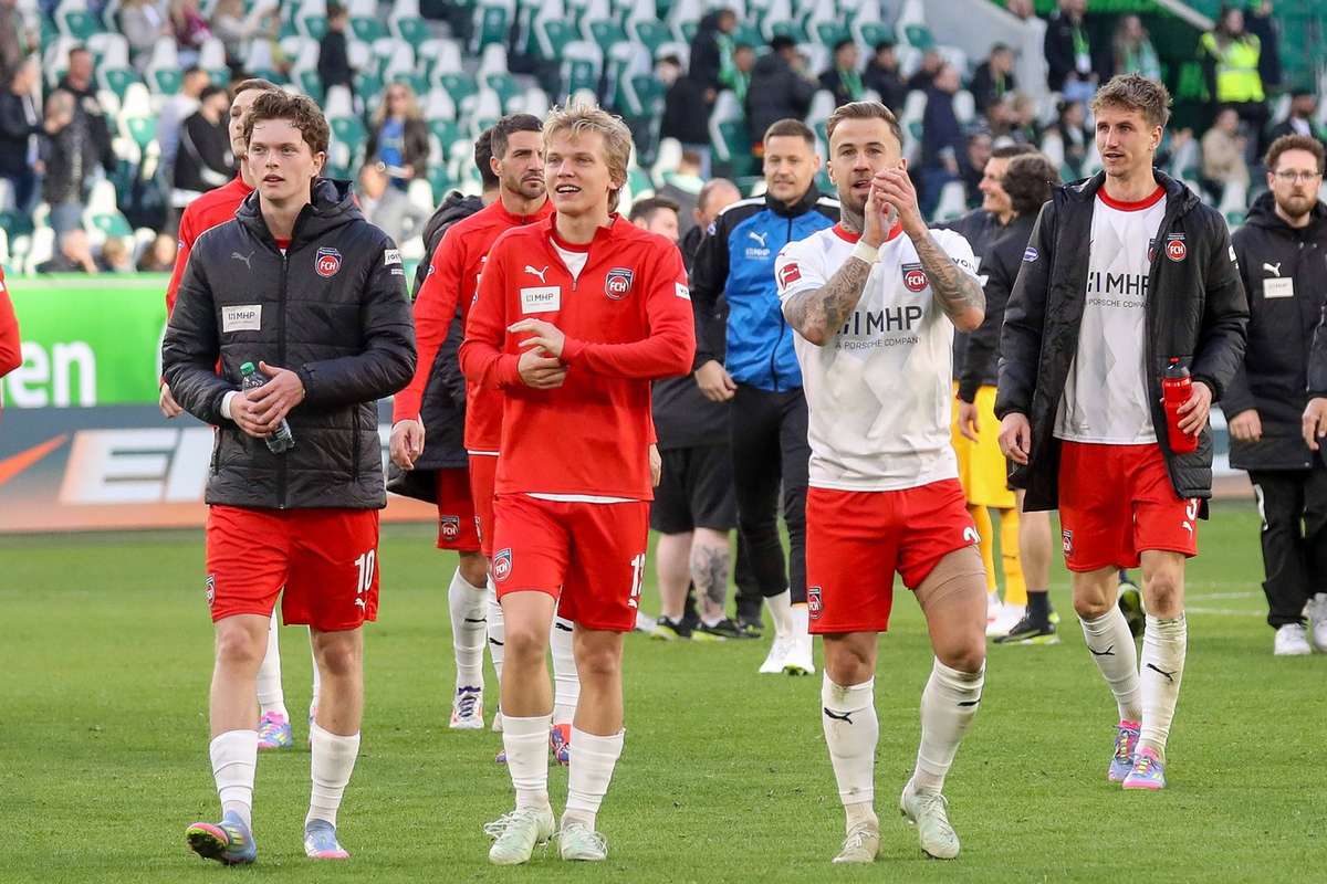 Ensaguentado, mas feliz: Pieringer foi o herói do Heidenheim ...