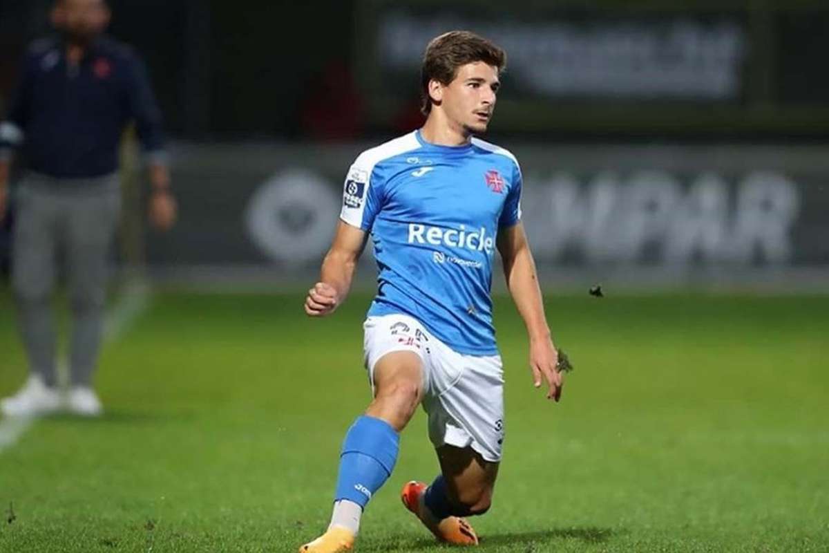 Oficial: Pedro Carvalho deixa Belenenses e é reforço do Estoril ...