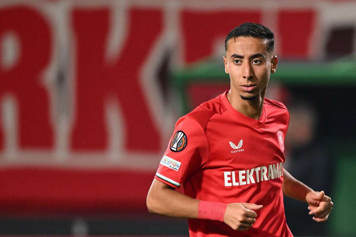 AS Roma shop in Eredivisie again: Twente left-back Salah-Eddine makes ...