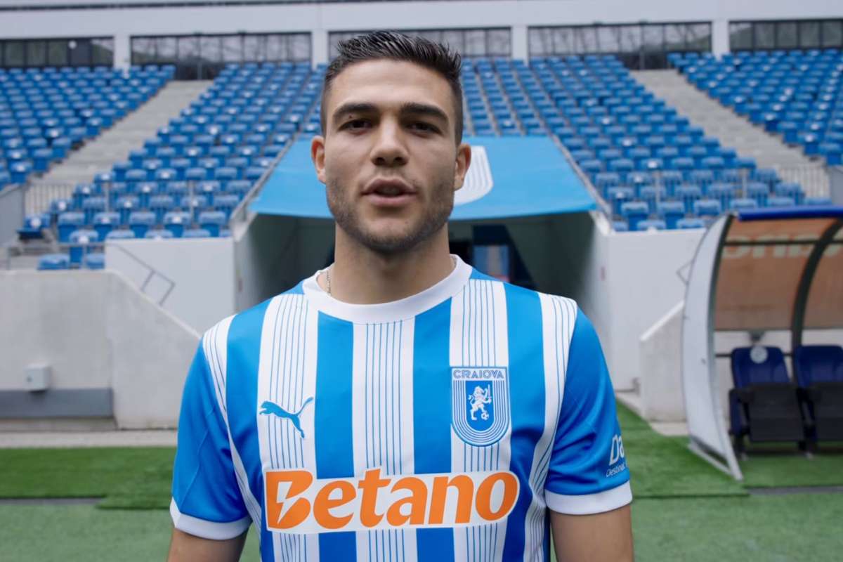 Universitatea Craiova și-a prezentat oficial primul transfer al verii | Flashscore.ro