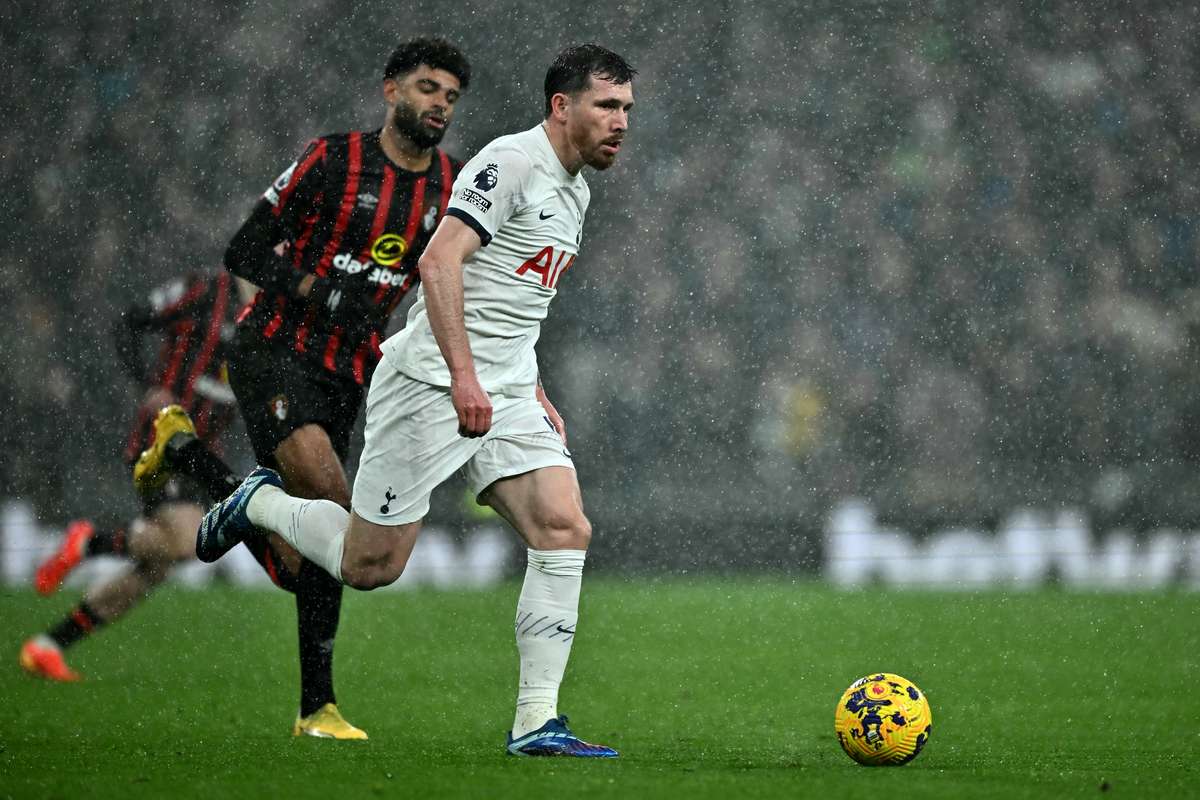 Pierre-Emile Hojbjerg na lista de potenciais reforços do Newcastle ...