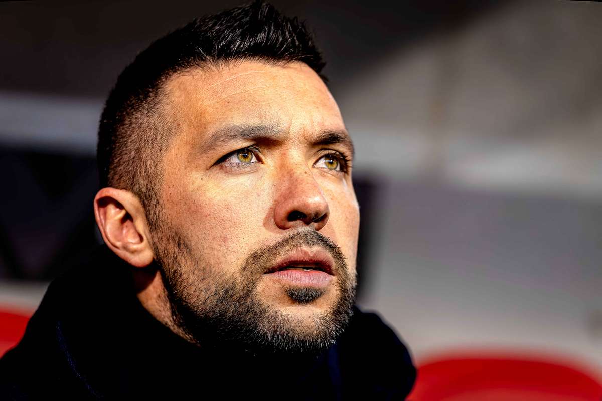 Oficial: Francesco Farioli deixa comando técnico do Ajax | Flashscore.pt