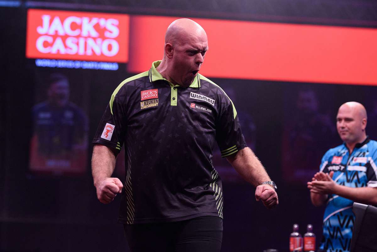 Michael van Gerwen beats Rob Cross in tight match to advance in Amsterdam | Flashscore.com