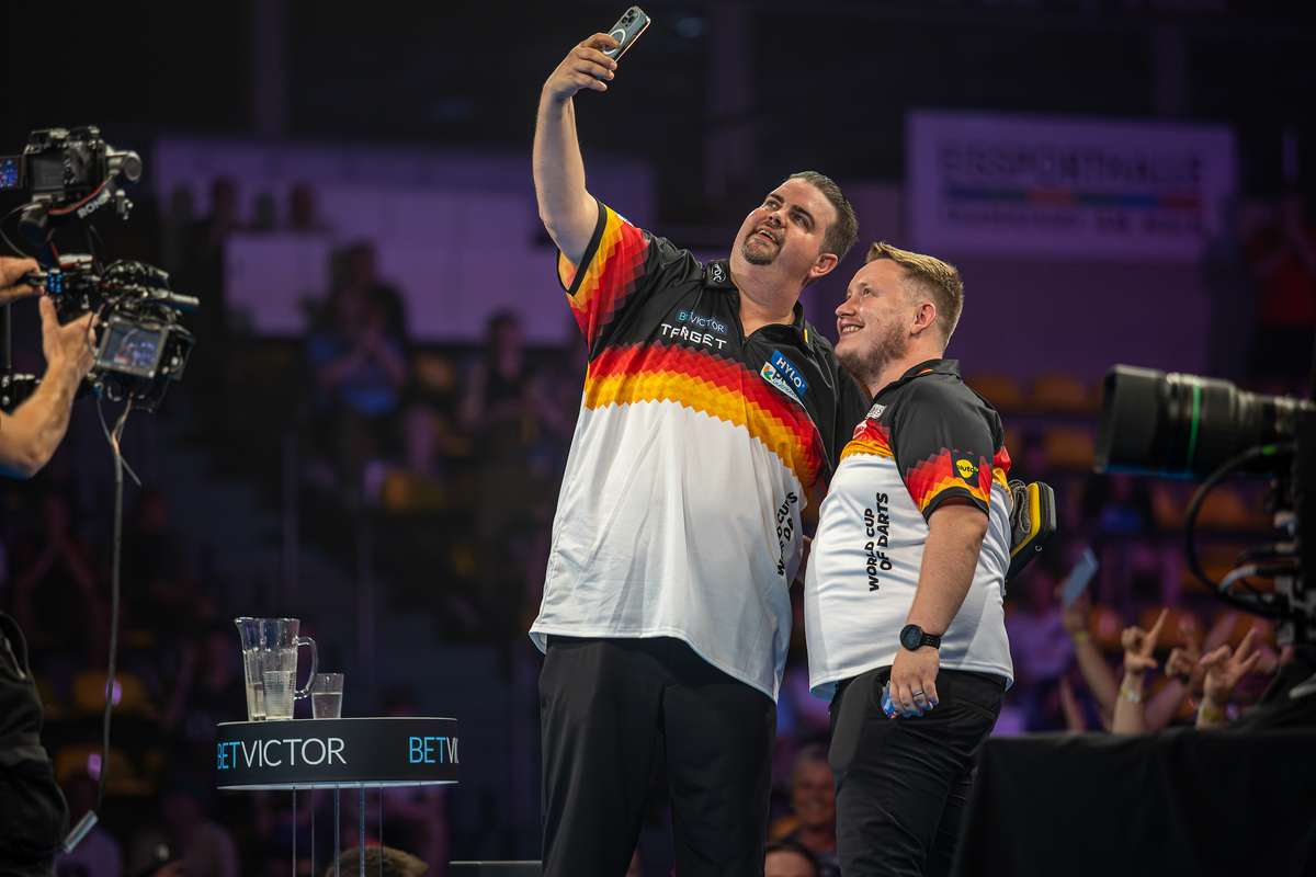 World Cup of Darts: Darts-Profis Schindler und Clemens im Achtelfinale ...