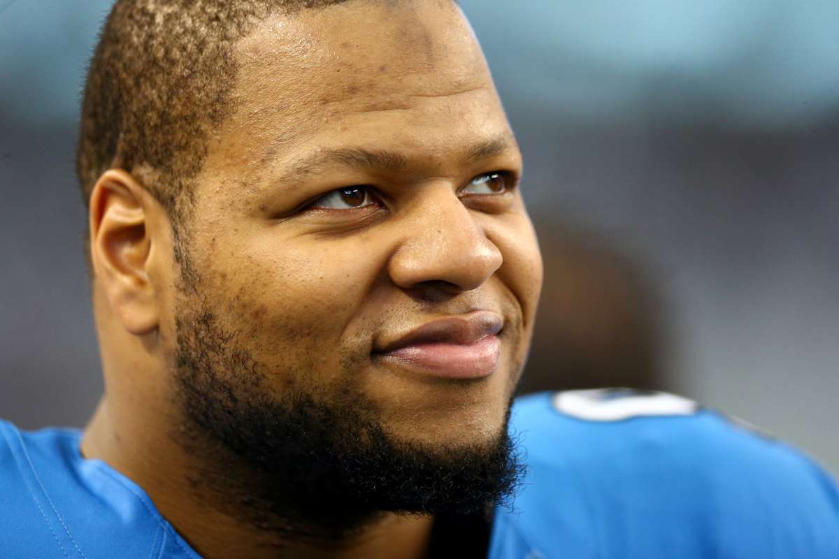 NFL defensive tackle Ndamukong Suh announces retirement after 13 ...