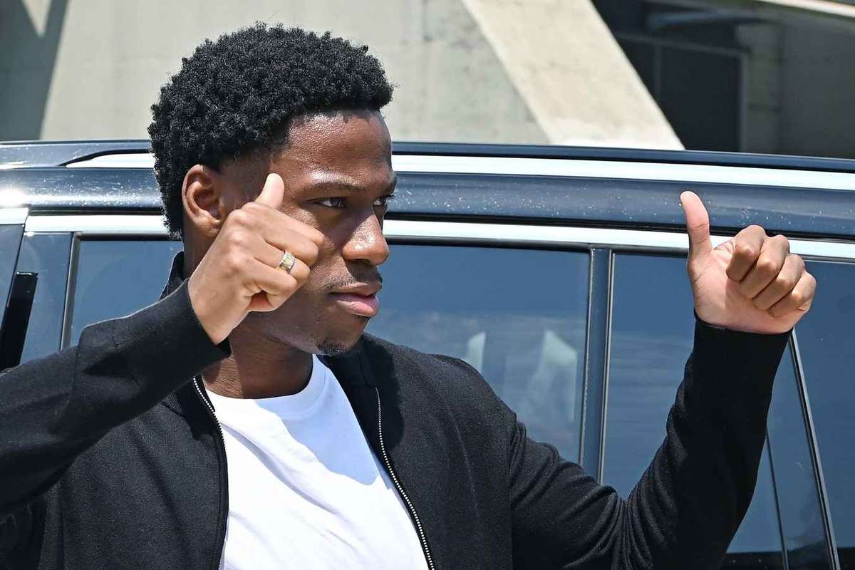 Juventus confirm signing of Canadian star Jonathan David ...