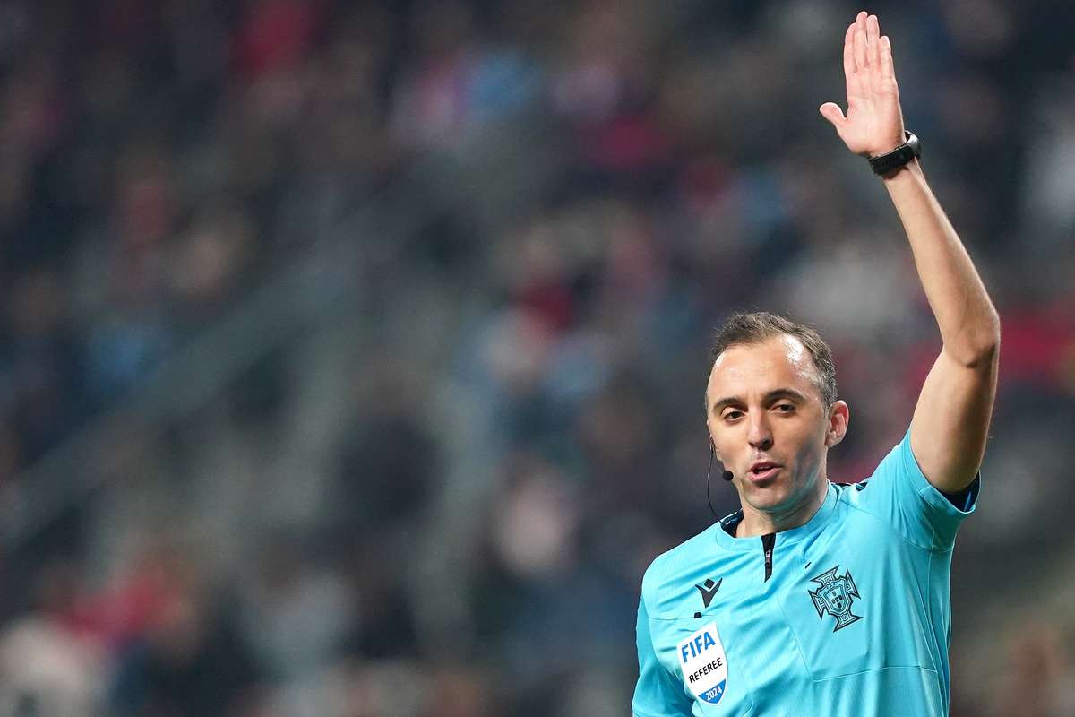 Explicações dos árbitros em situações de VAR previstas para mais 13 ...