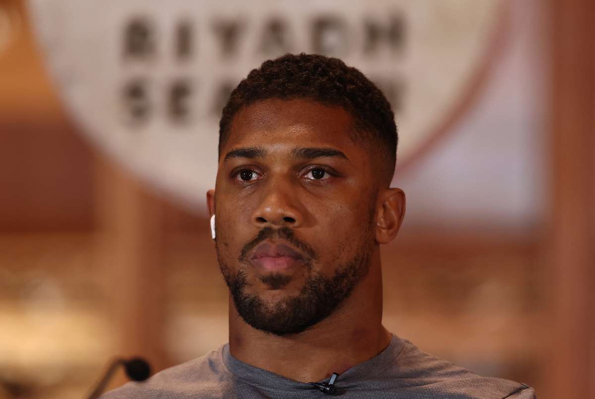 Anthony Joshua posts moving tribute to friends killed in Nigeria car ...