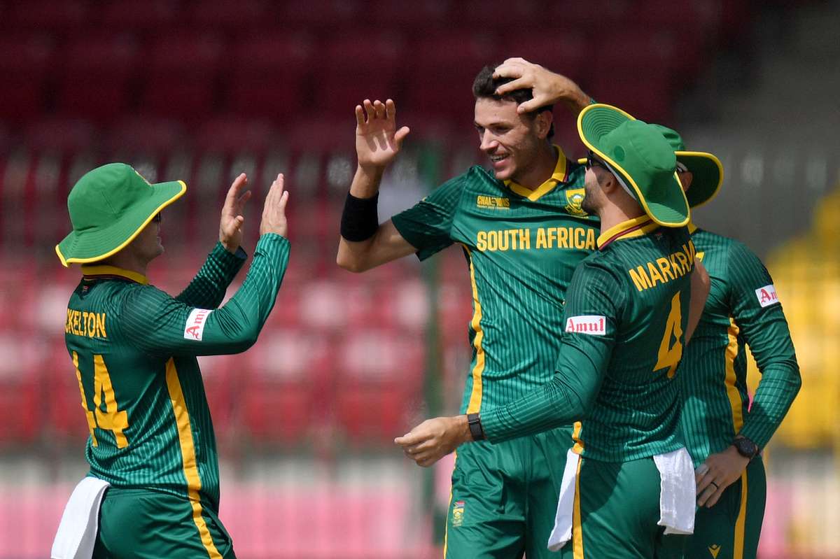 ICC Champions Trophy: South Africa seal semi-final spot as England ...