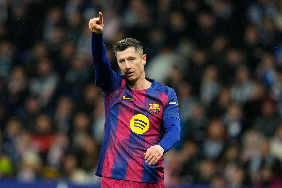 Ex-Bundesligisten stechen: FC Barcelona jubelt im Stadtderby spät ...