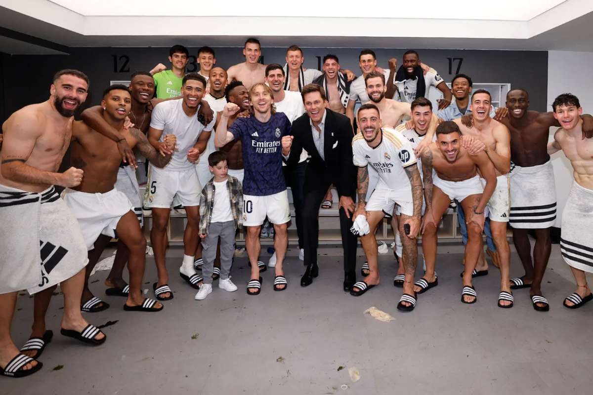 Hubo reunión de 'GOATs' en el vestuario del Real Madrid al término del Clásico | Flashscore.es