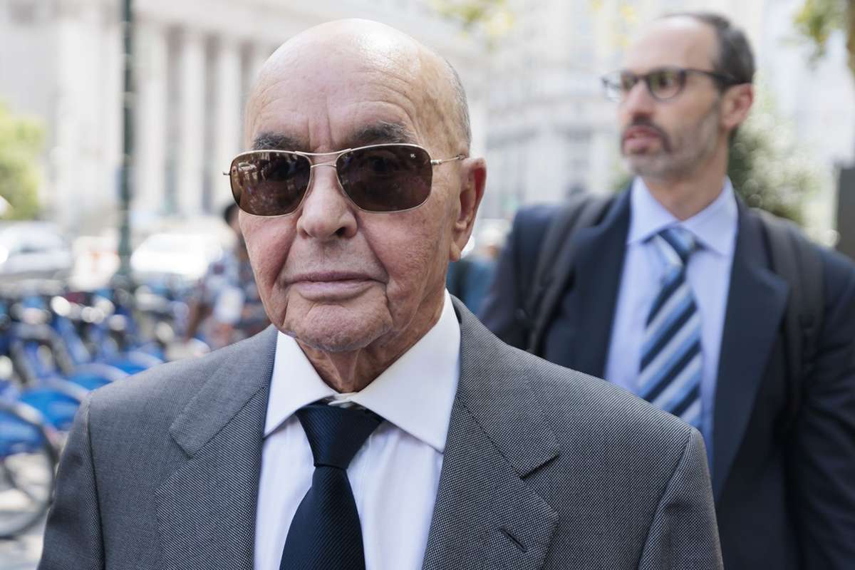 Former Tottenham owner Joe Lewis pleads guilty to insider trading | Flashscore.com