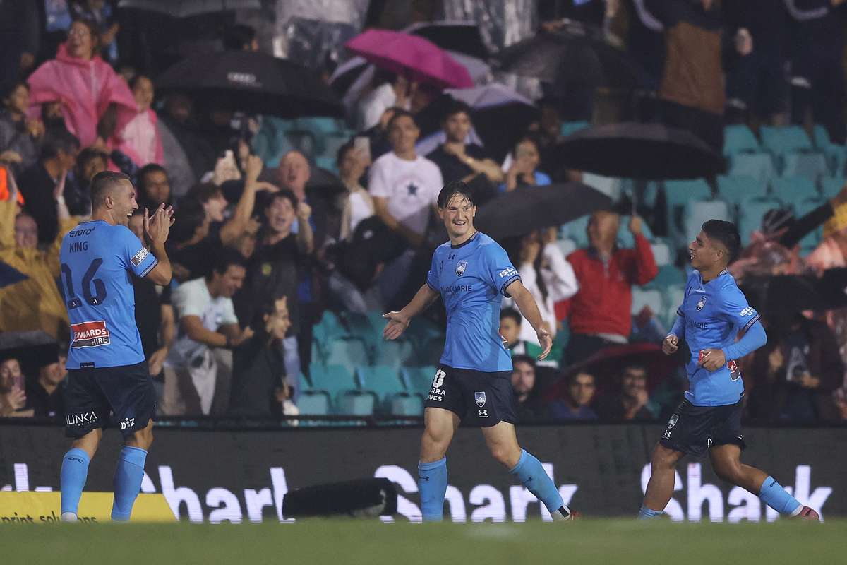 A-League Team of the Week: Lolley licks Victory with sweet striking ...