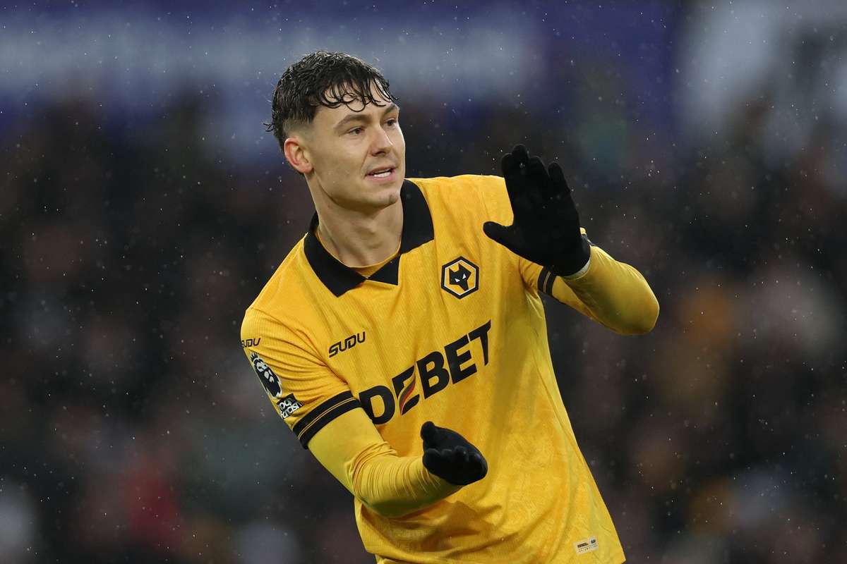 Strand Larsen to Crystal Palace off? Deal for striker 'hanging in the ...