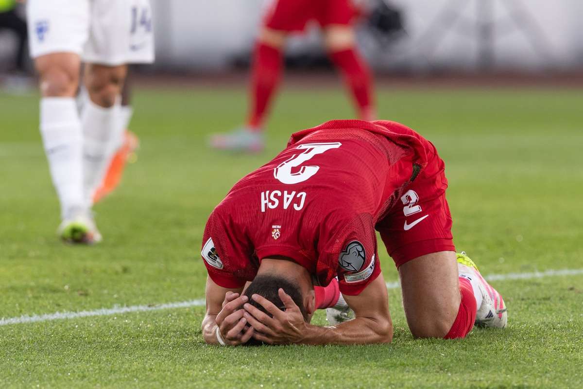 Preliminarii CM: Meciul Poloniei, întrerupt / Austria defilează ...