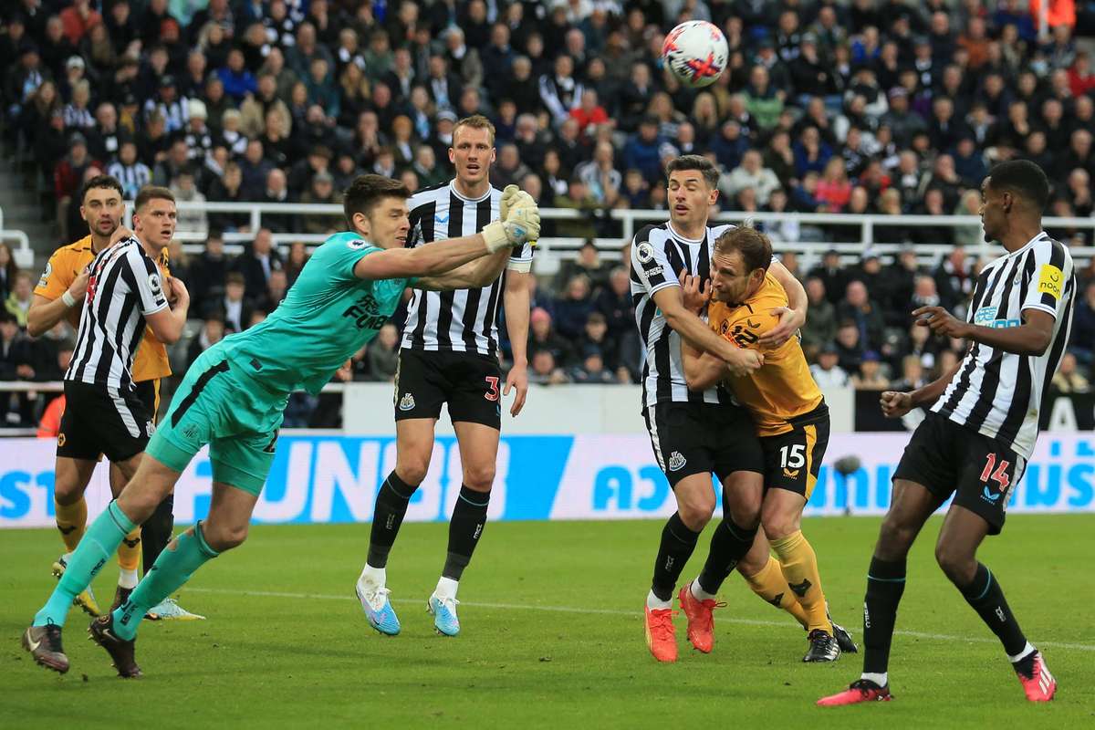 Almiron to the rescue as Newcastle stop rot in Wolves win | Flashscore.com