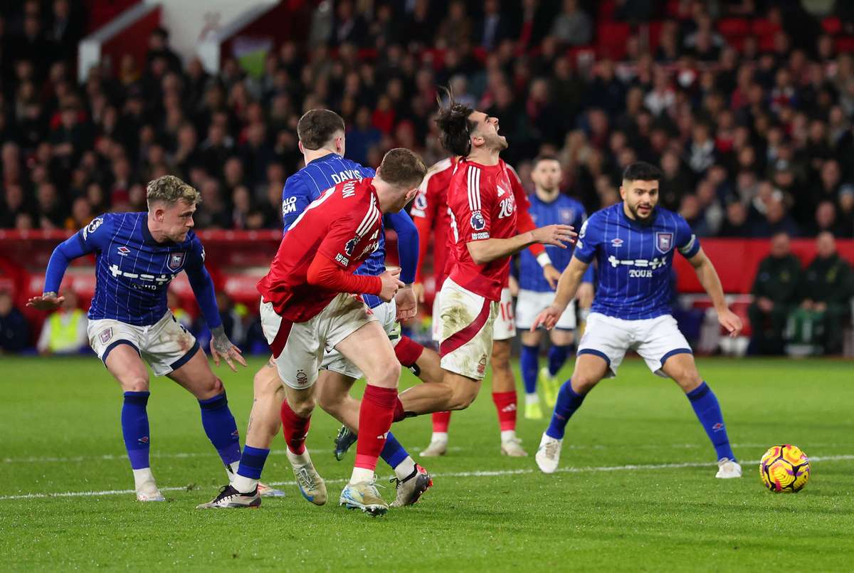 Premier League: Jota e NES voltam às vitórias (1-0), Evanilson e Kluivert afundam Wolves (2-4 ...