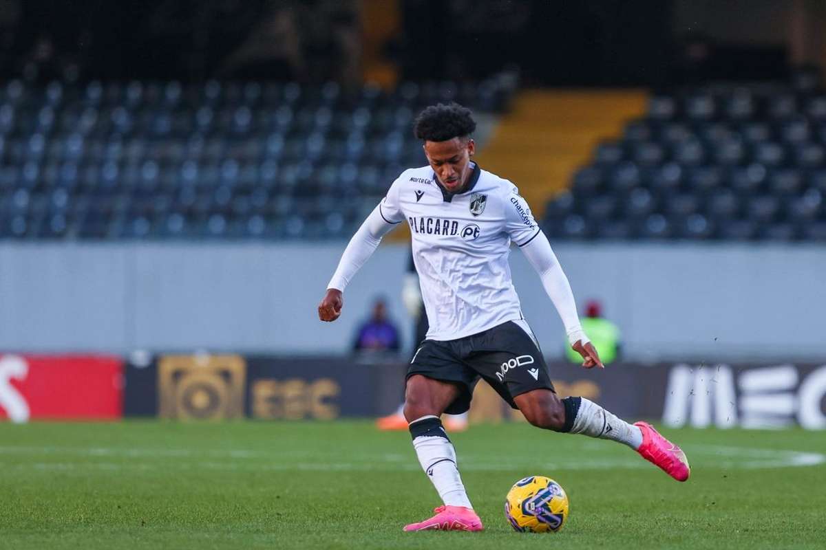 Oficial: Nélson da Luz (Vitória SC) no Qingdao West Coast | Flashscore.pt