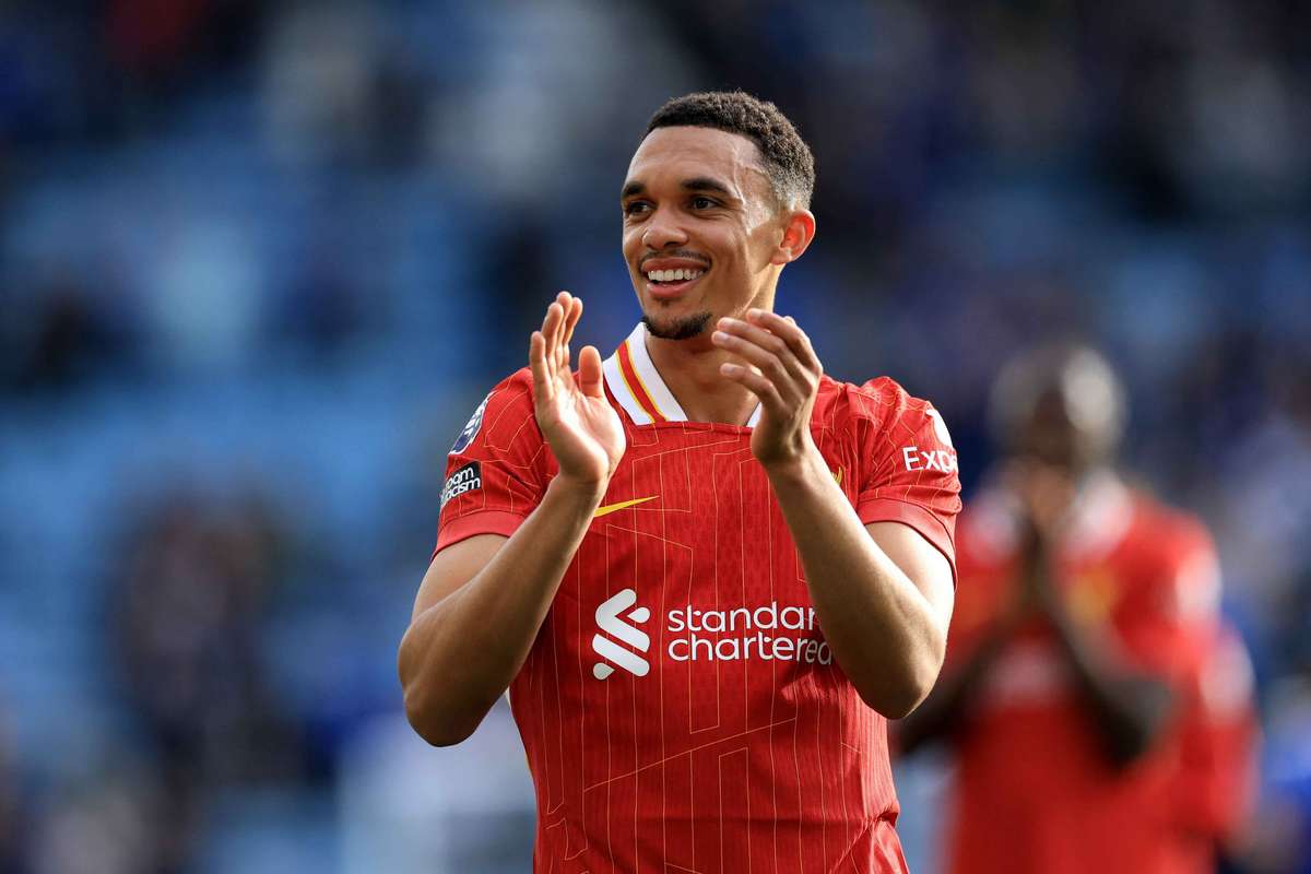 Van Dijk assume a saída a Alexander-Arnold: "Há muitas coisas boas ...