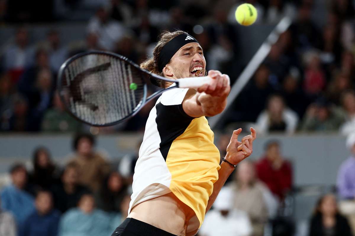 Alex Zverev downs Alex De Minaur and returns to French Open semis ...