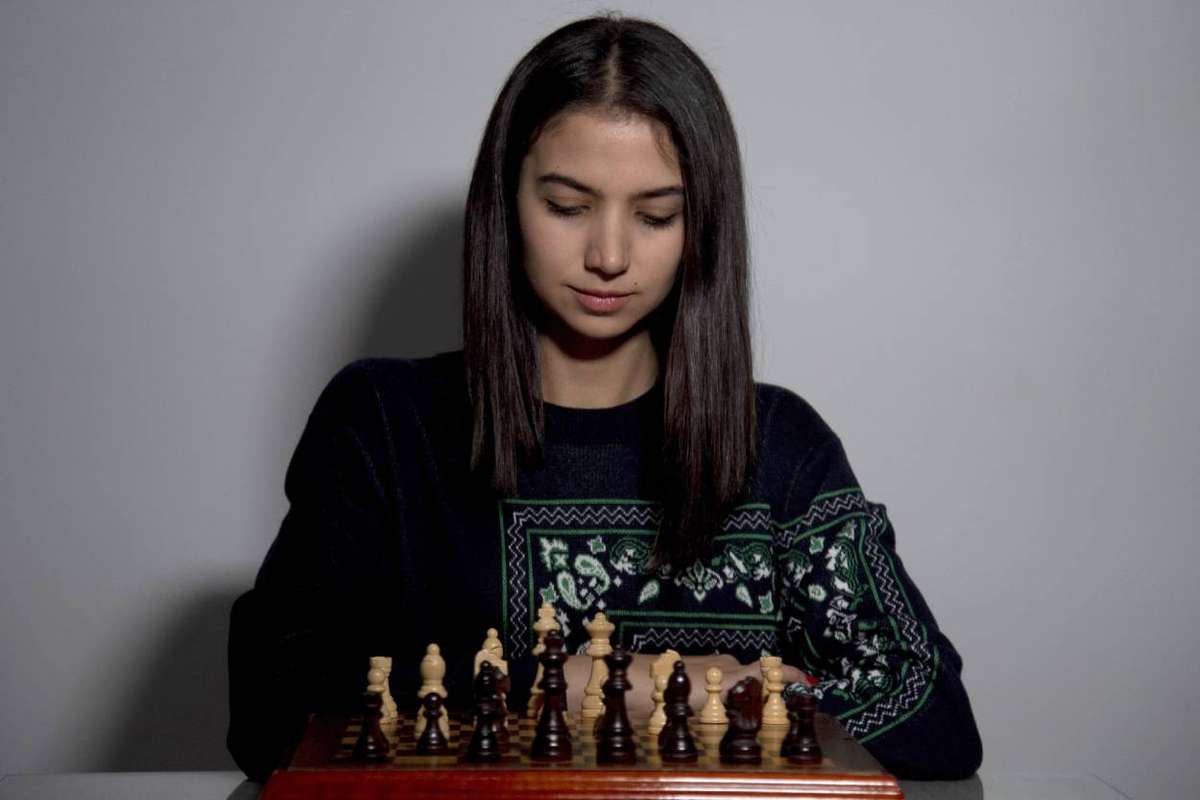 'I couldn't betray the people': Iran chess master Sara Khadem ...