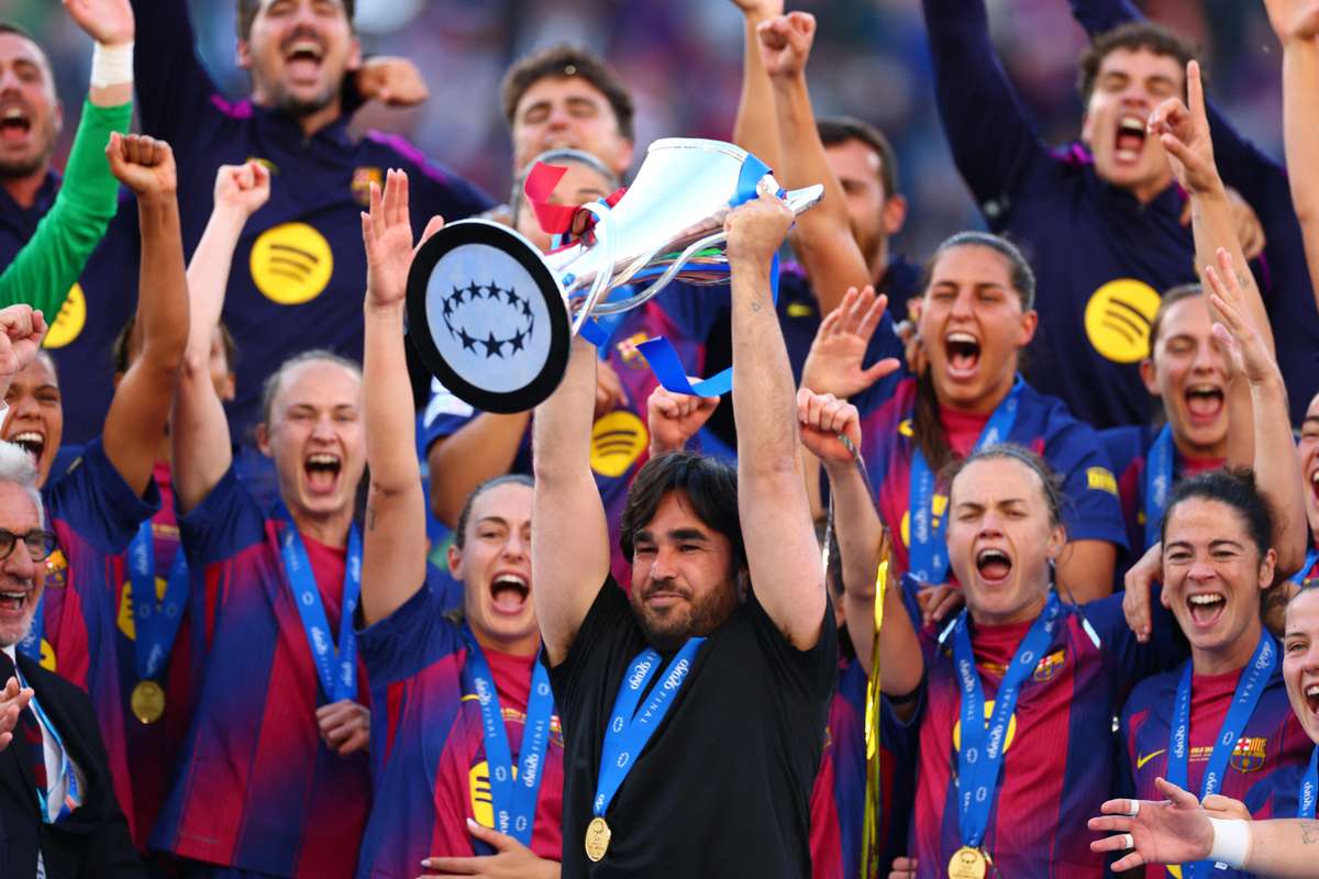 Oficial: Pere Romeu renova como treinador do Barcelona feminino ...