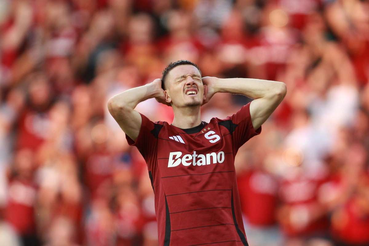 Kdyby přihrál na dva góly, nebo je sám dal, je teď králem Prahy, hájil ...