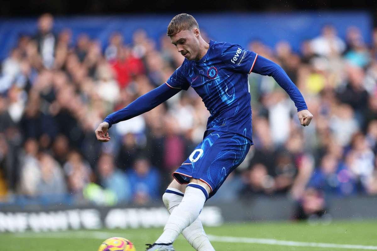 Cole Palmer unfazed by comparisons with Chelsea legend Zola ...
