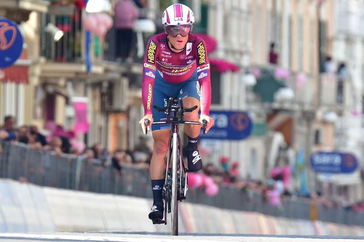 Giro d'Italia: Valerio Conti desiste devido a fratura da bacia | Flashscore.pt