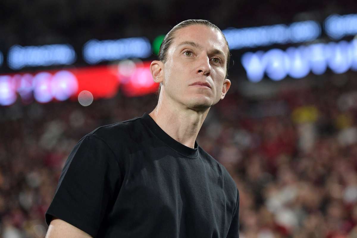 Filipe Luís alerta equipa após susto contra Santos: "Eu odeio sofrer golos" | Flashscore.pt