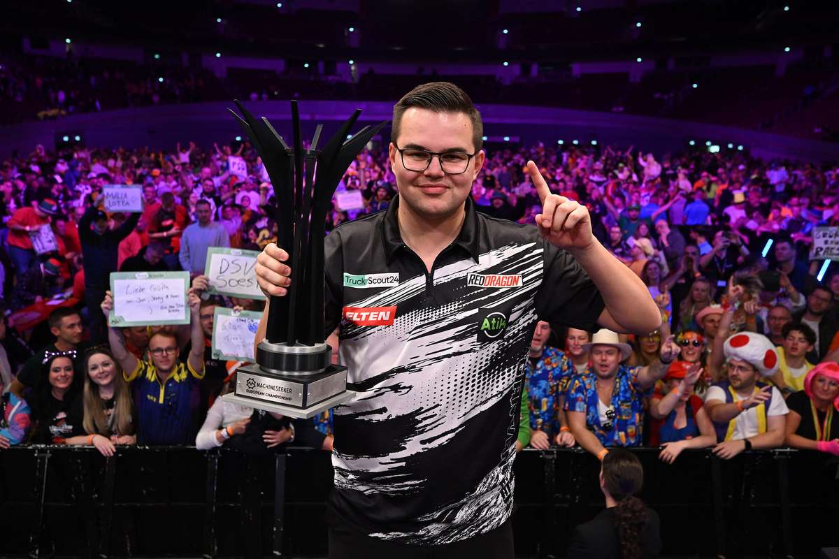 Van Veen stuns Humphries to claim European Championship title ...