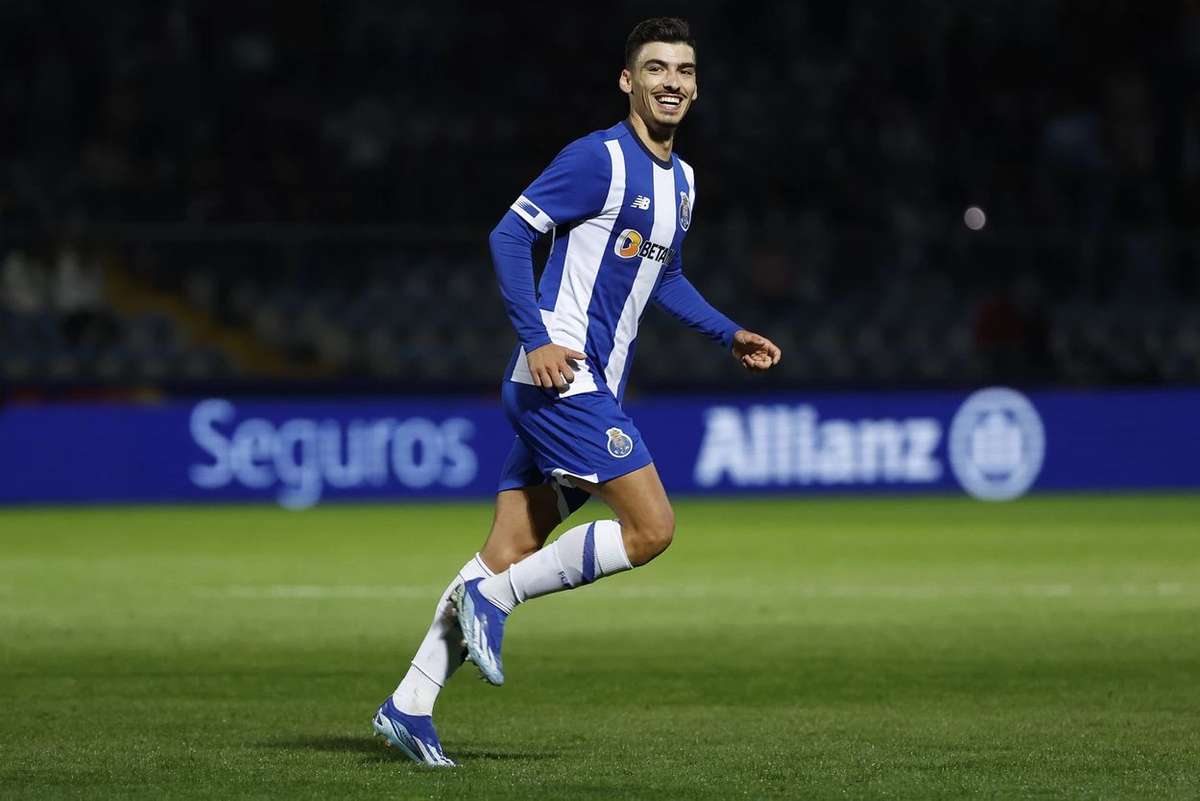 Oficial: André Franco (FC Porto) fica a título definitivo no Chicago ...