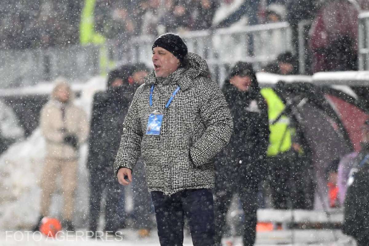 VIDEO ”Nu accept să fiu lovit! Voi lua o decizie!” Șumudică, după conflictul cu fanii Rapidului ...