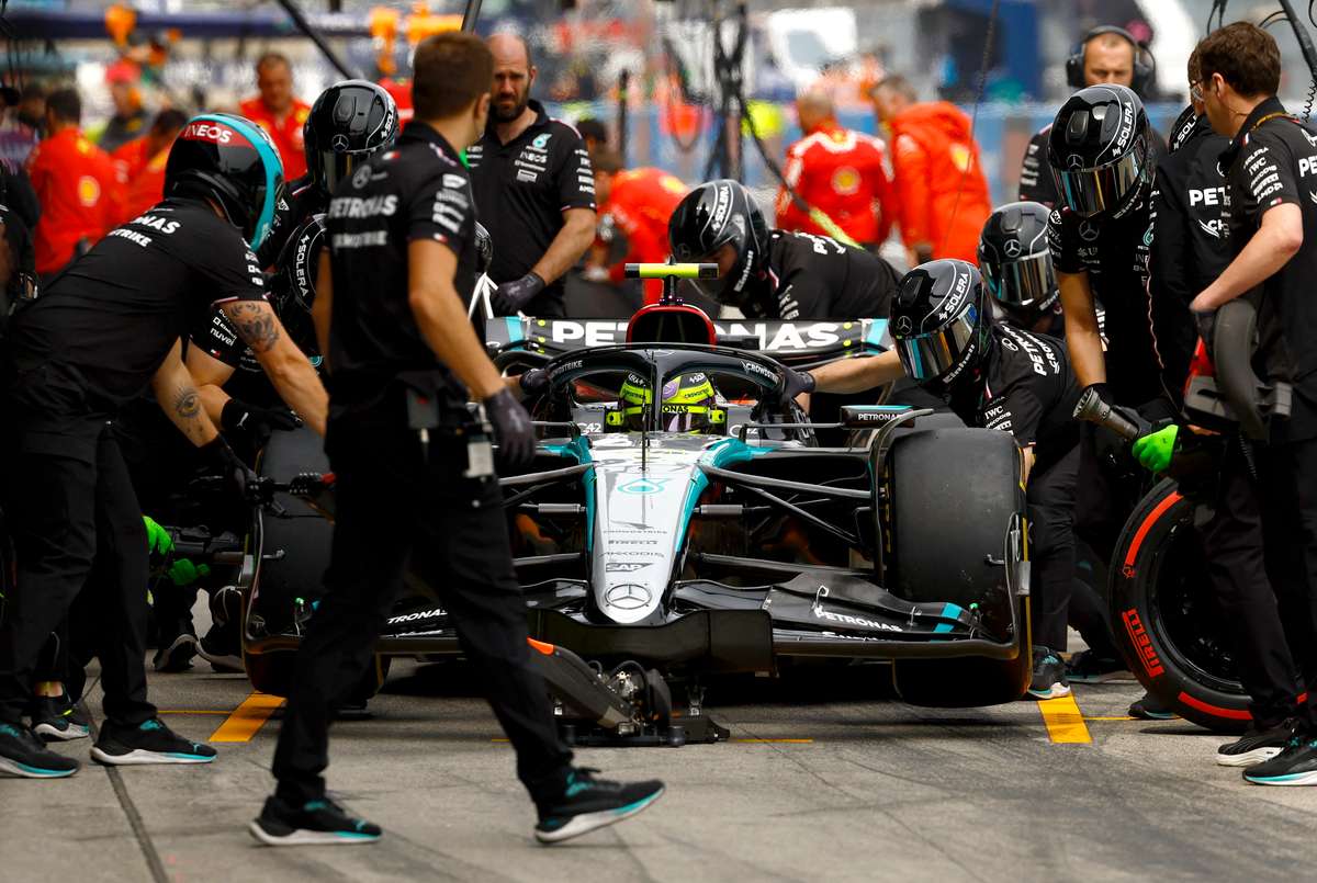 Lewis Hamilton elogia mudanças na Mercedes: "É uma diferença do dia ...