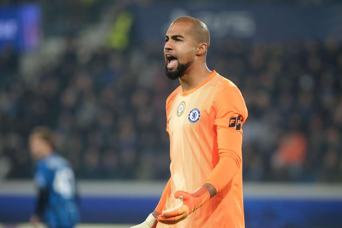 Chelsea keeper Sanchez: Villa will face a defence totally insync ...