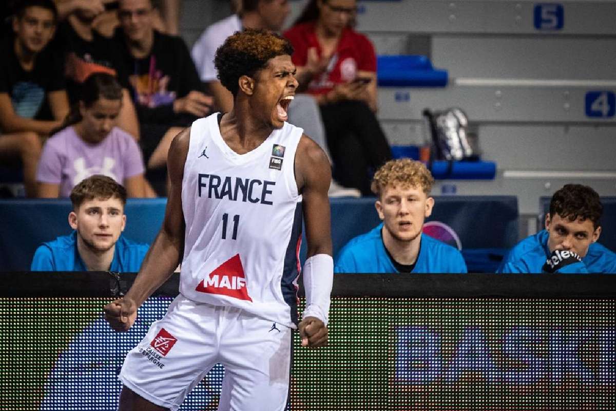 La France en 1/2 finale de l'Euro U18 après sa nette victoire contre la ...