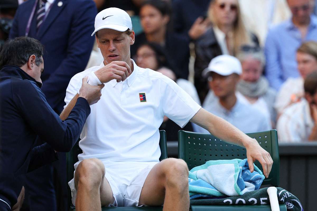 Wimbledon, dubbi sulle condizioni di Sinner: annulla la sessione poi si ...