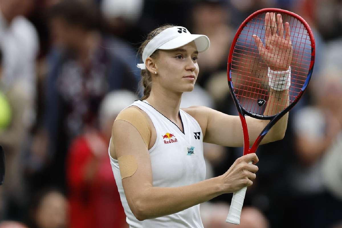 Reigning champion Elena Rybakina recovers from early nerves to race ...