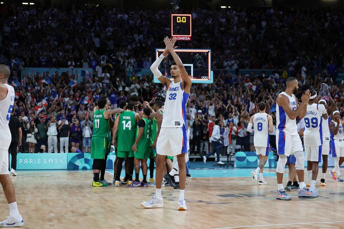 French basketball fans roar their side to opening victory over Brazil ...