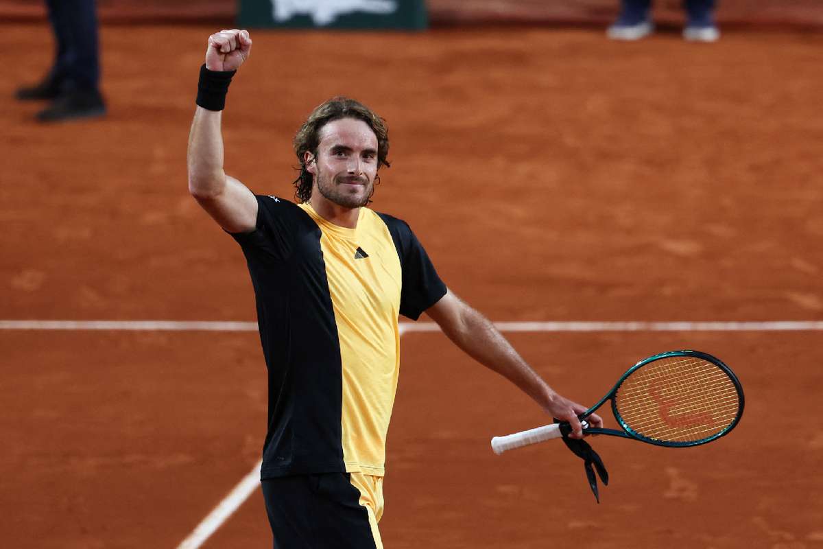 Tsitsipas vence chinês Zhang e vai às oitavas de Roland Garros | Flashscore.com.br
