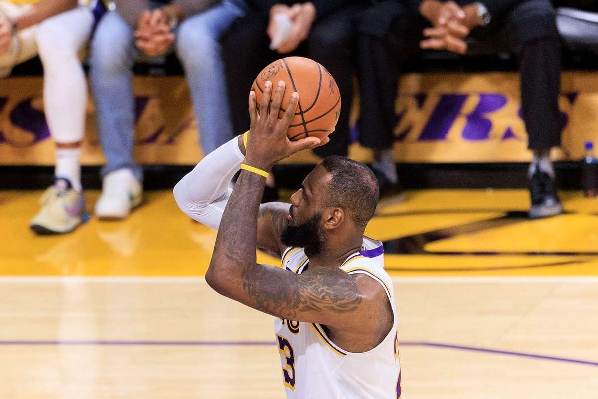 LeBron James a devenit al patrulea cel mai bun pasator din istoria NBA ...