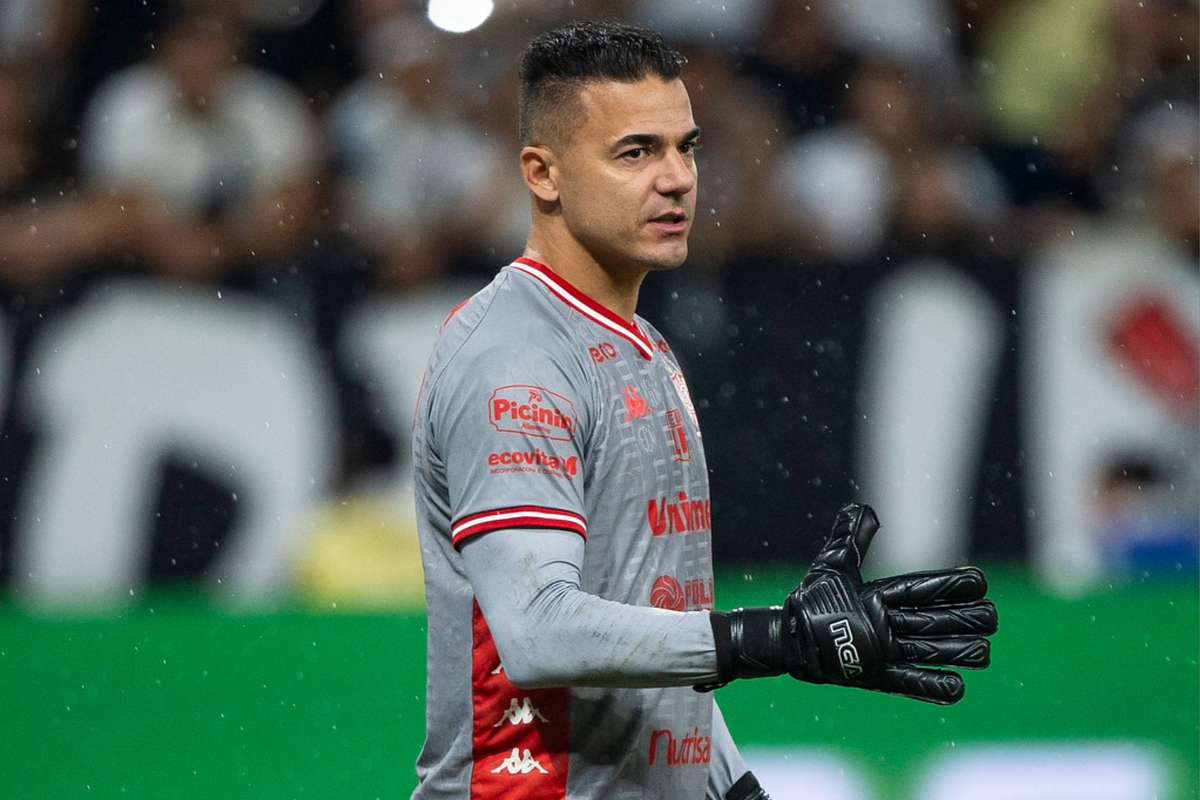 Santa Cruz anuncia goleiro Felipe Alves, ex-São Paulo e Fluminense ...