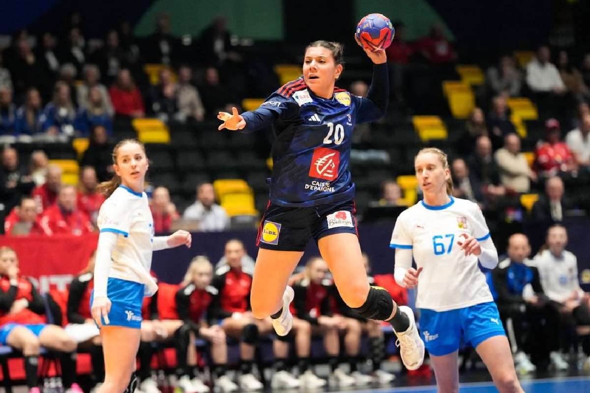 Les Bleues du handball maîtrisent les Tchèques et rejoignent le dernier ...