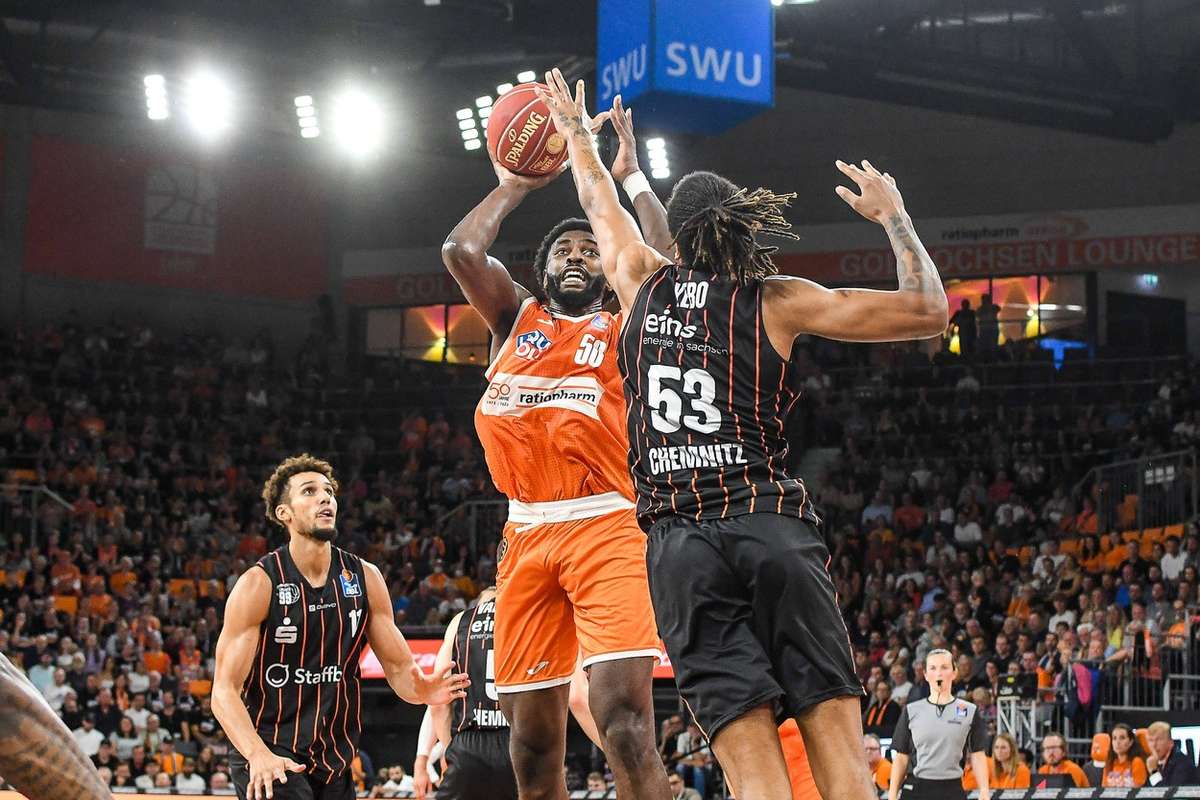 BBL: Meister Ulm mit knappem Sieg beim Bundesliga-Auftakt | Flashscore.de