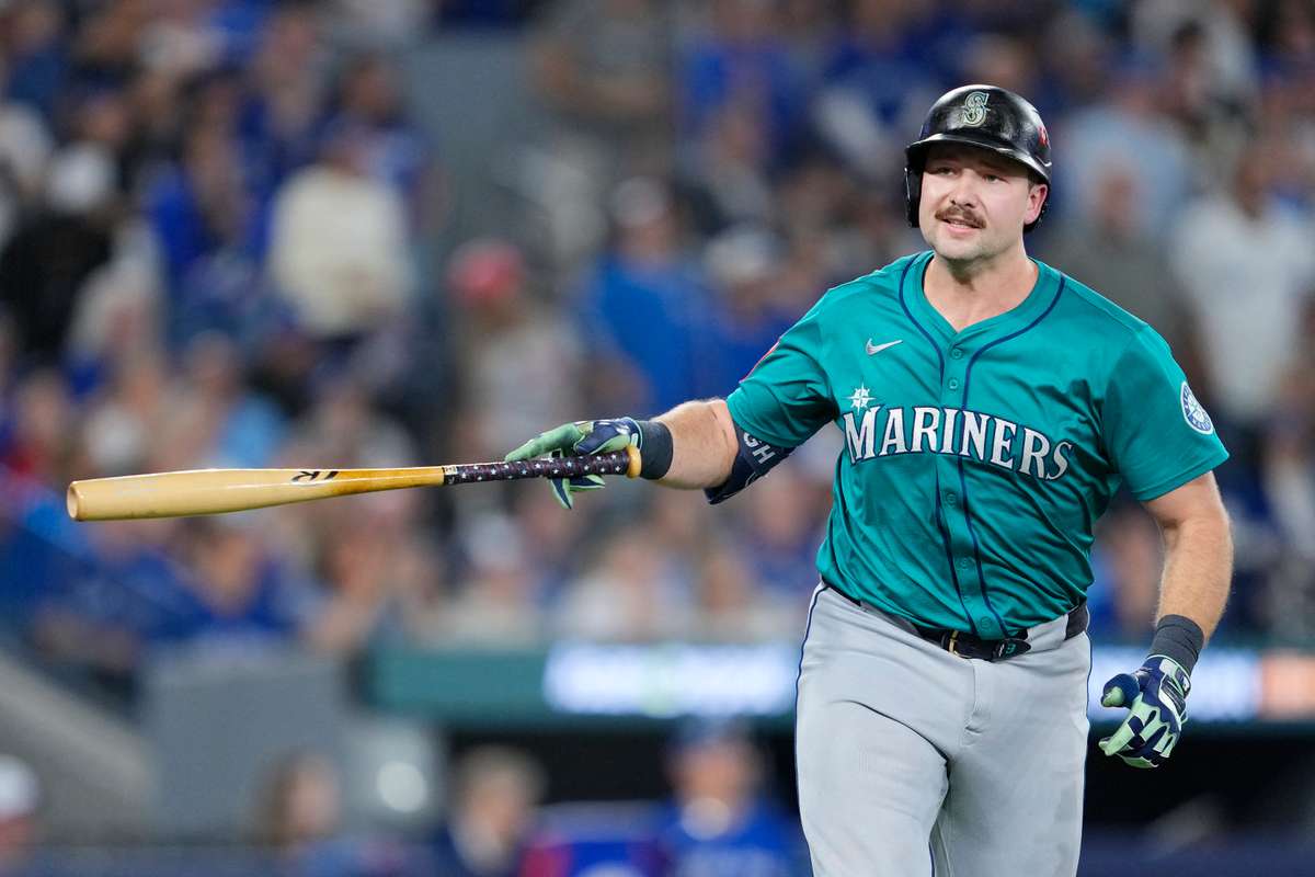 Seattle Mariners defeat Toronto Blue Jays 3-1 to take Game 1 of the ...